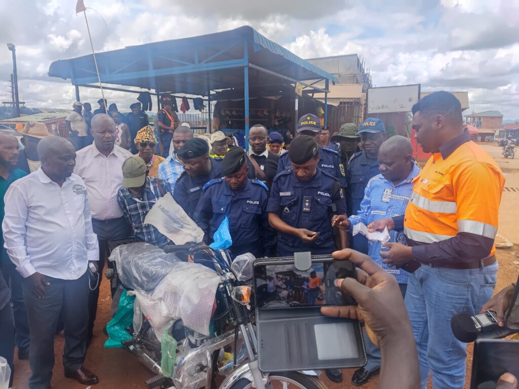 Haut-Uele: la COMISEMI dote la PNC/Durba des engins pour renforcer sa ...